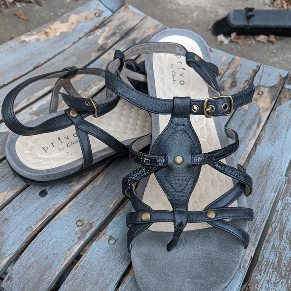 Privo | Shoes | Womens Privo By Clarks Black Leather Sandals 95m | Poshmark